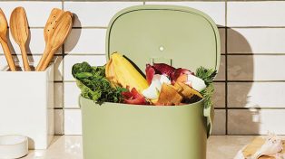 Komposter Ini Bisa “Menyulap” Sampah Menjadi Kompos dalam Semalam ...