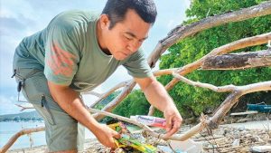 Sampah Sachet Cemari Teluk Palu